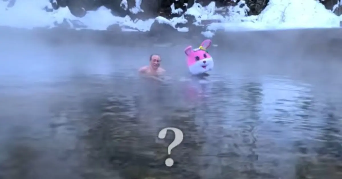 VTuber Takes a Bath with Random Old Man